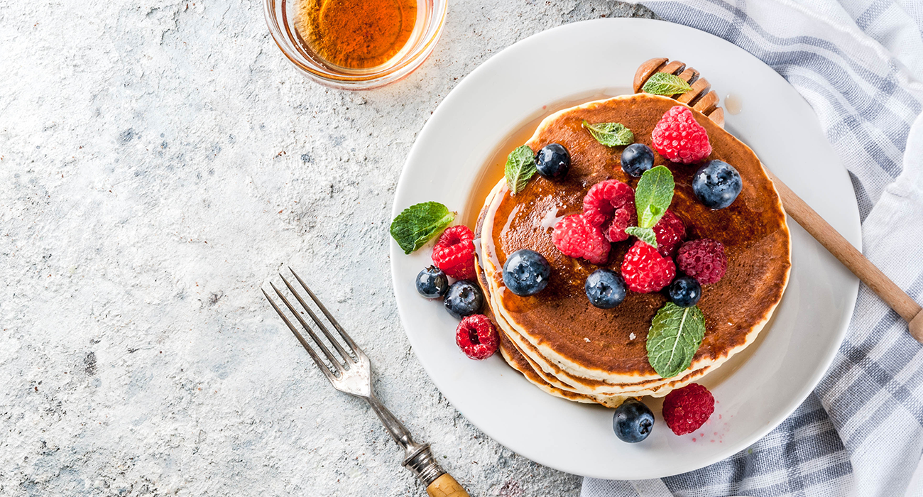 ¡Dos tipos de pancakes para un delicioso desayuno familiar!